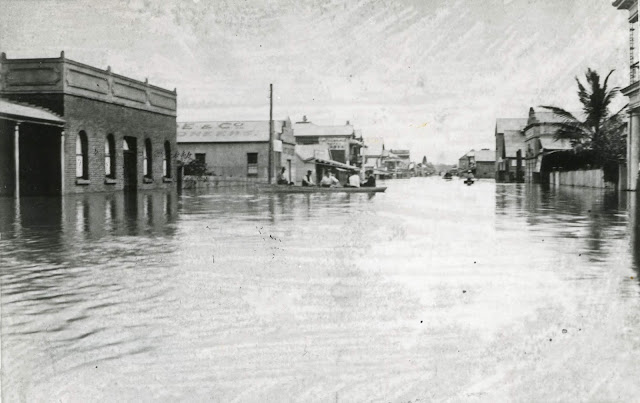 Fraser Coast Libraries Local History Blog: Maryborough's Biggest Flood
