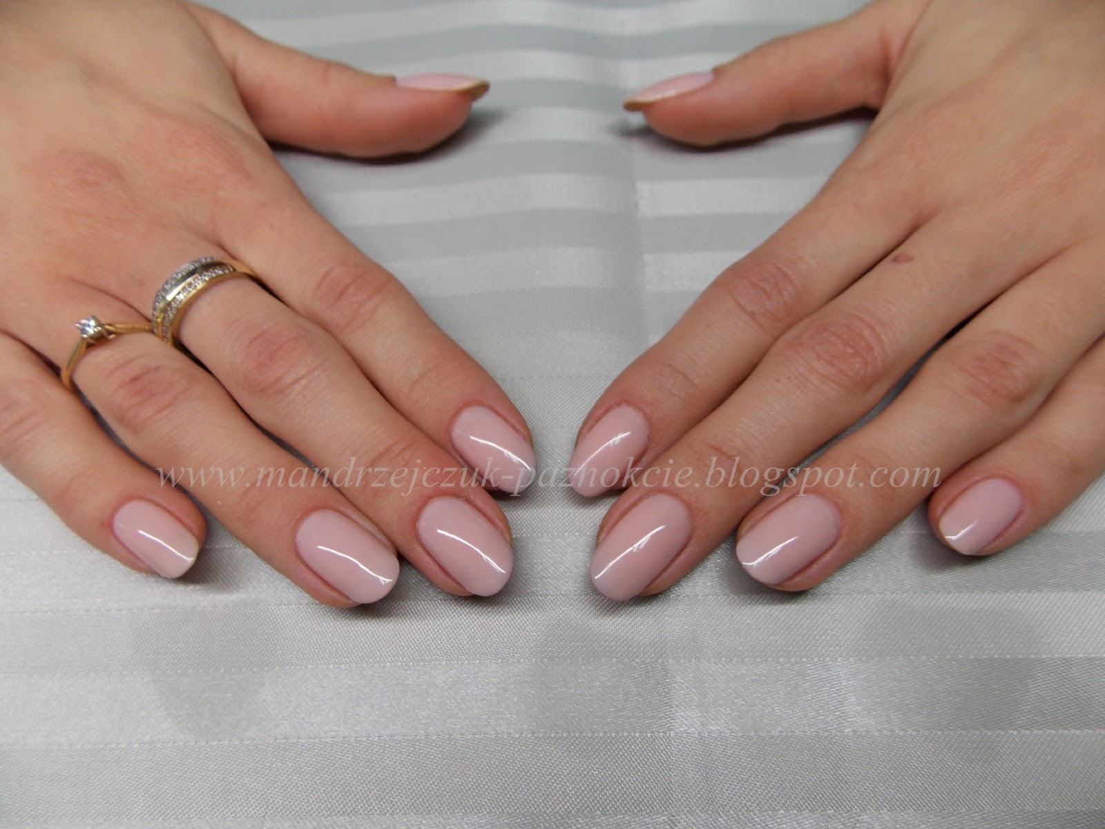 Monika-paznokcie: Manicure hybrydowy