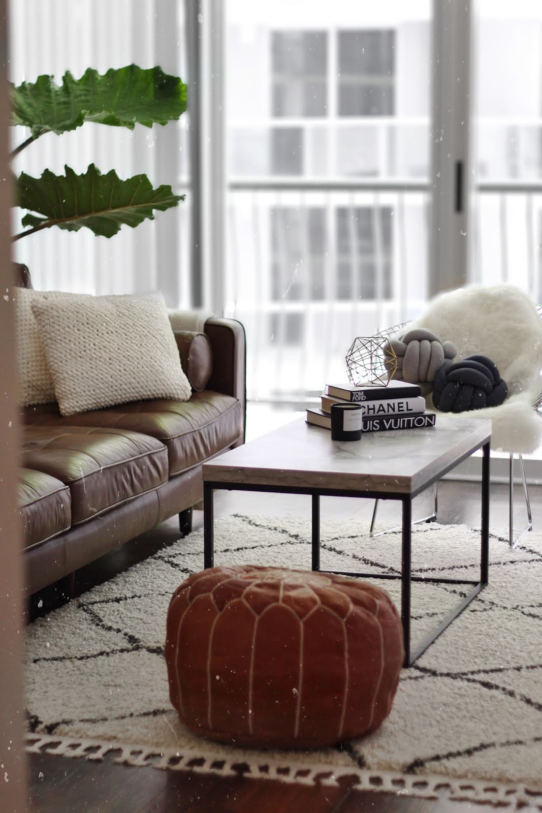 Living Room Decor | Mandy Shares Life