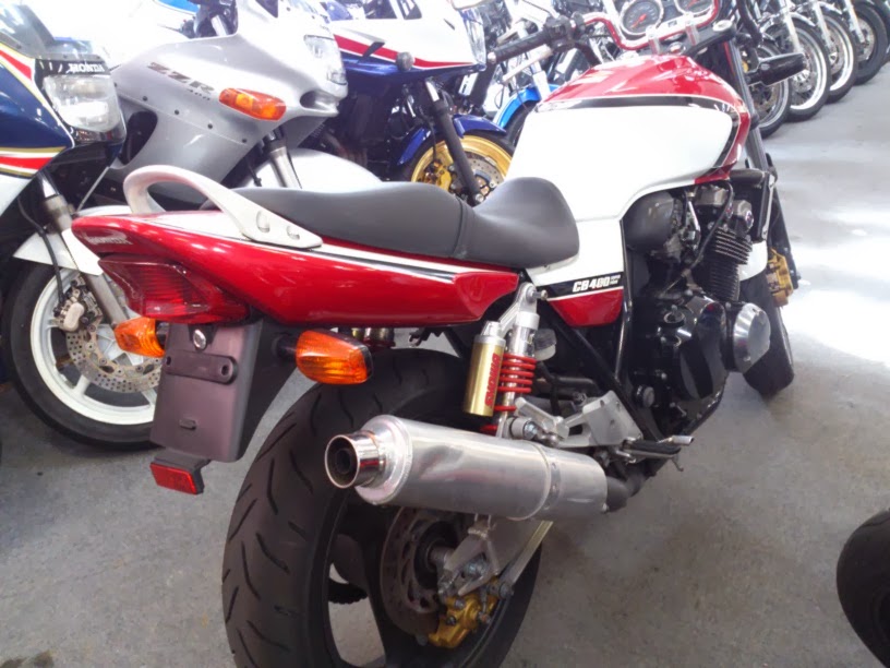 SOXさいたま中央店のブログ: CB400SF－V2 新入荷！！ やっぱり赤／白！！