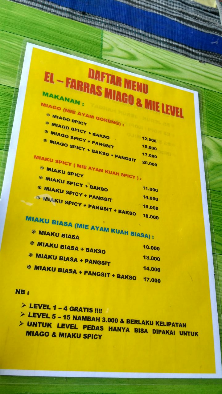 Makan Siang dengan Mie Level Miago Spicy Bakso