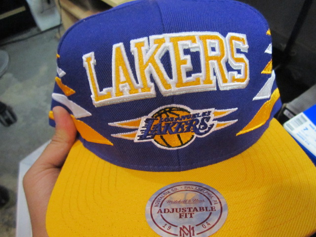 RIF LA: NIKES & SNAPBACKS.