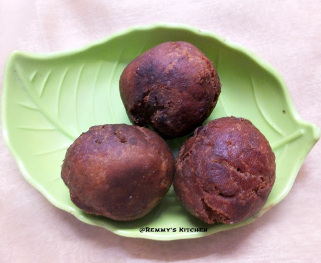 Remmy's Kitchen: Undampori / Undan pori / Sweet bonda