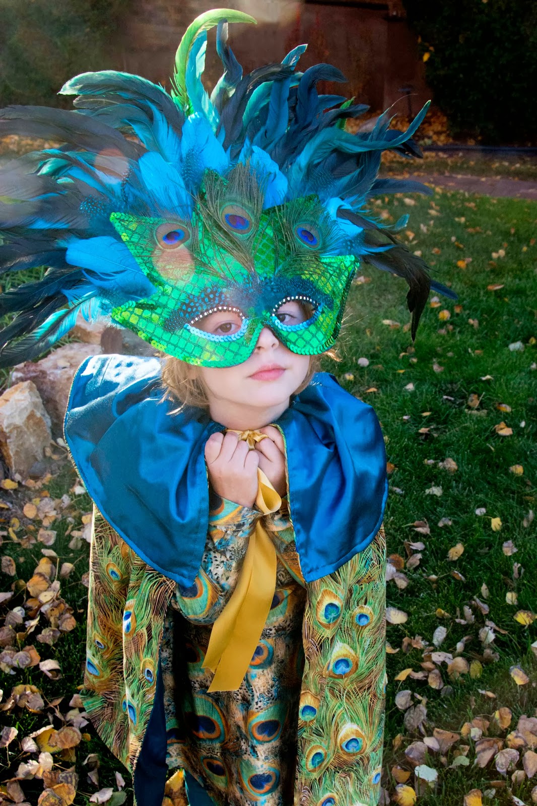 Aesthetic Nest: Sewing: Opera Collar Halloween Cape (Tutorial)