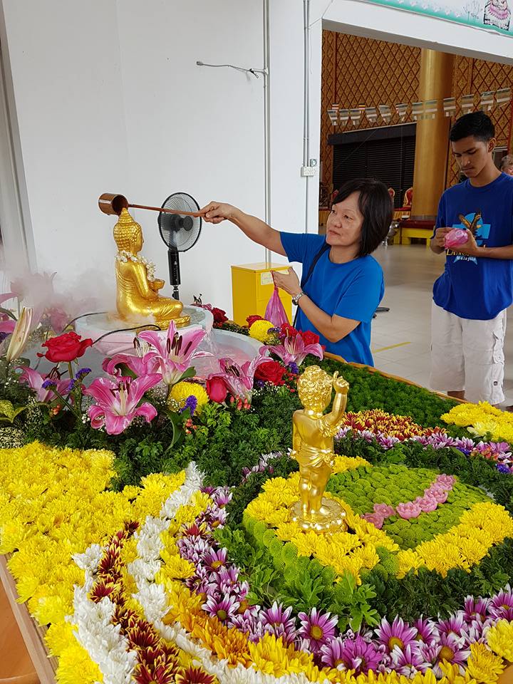 Xing Fu: BATHING THE STATUE OF BUDDHA ON WESAK