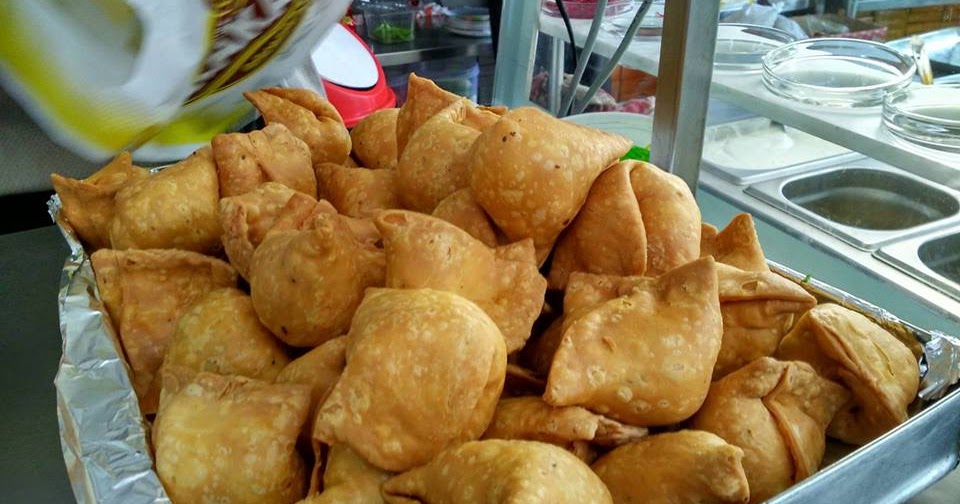 Niya's World: Hot Samosas @ Kakada Ramprasad, Kilpauk, Chennai