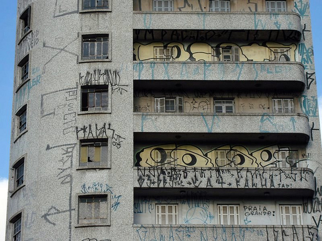 Pixação e Graffiti de São Paulo: RAFAEL PIXOBOMB