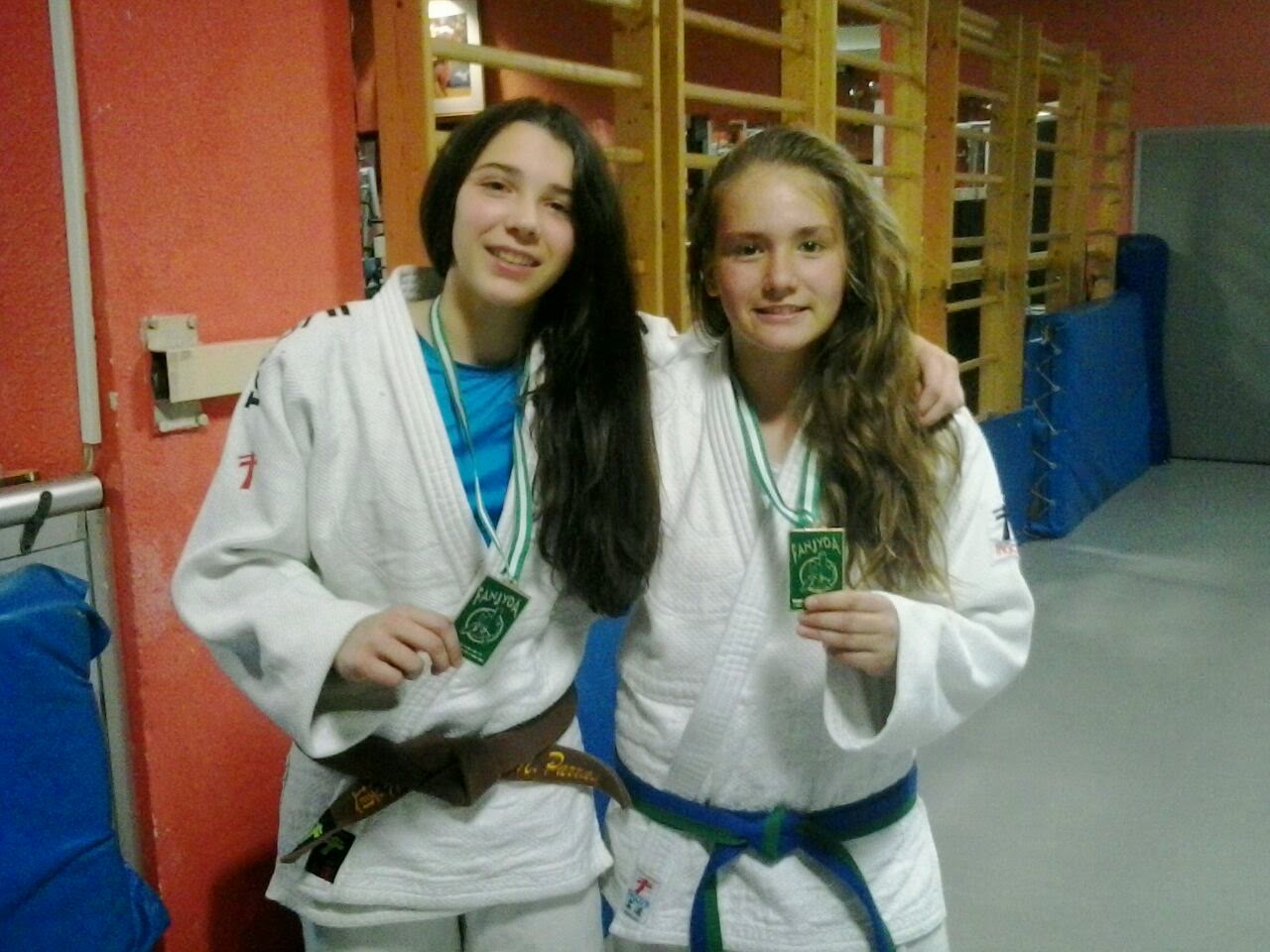 MARIA PARRA Y LAURA MORIANA, DEL CD ATHENAS, ACUDEN CON ILUSIÓN AL ...