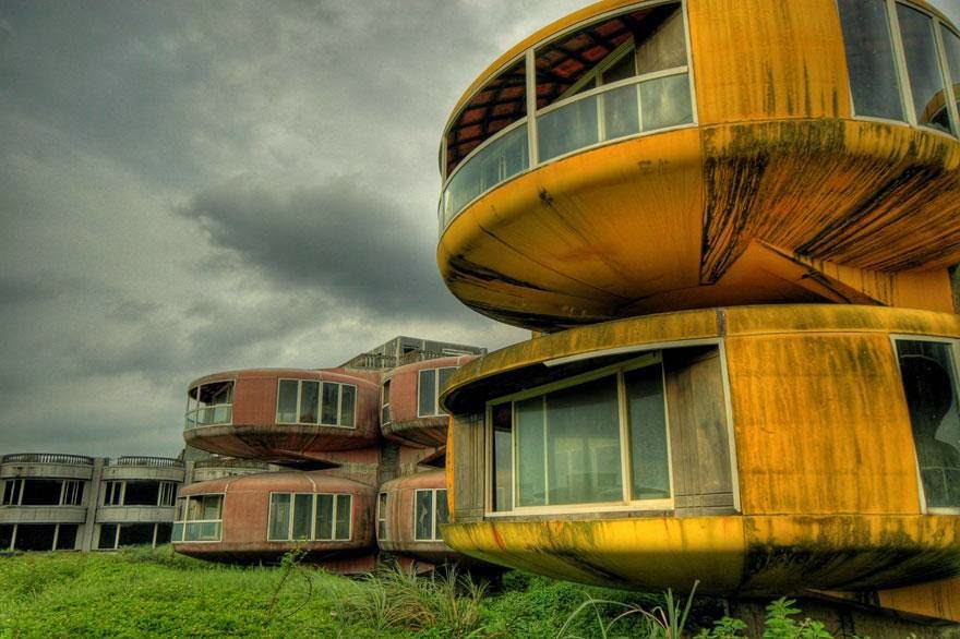 Facts of the World: Top Ten Pictures of Abadoned Places