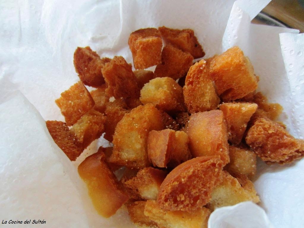 LA COCINA DEL SULTÁN: CROSTONES O CRUTONES DE PAN FRITO