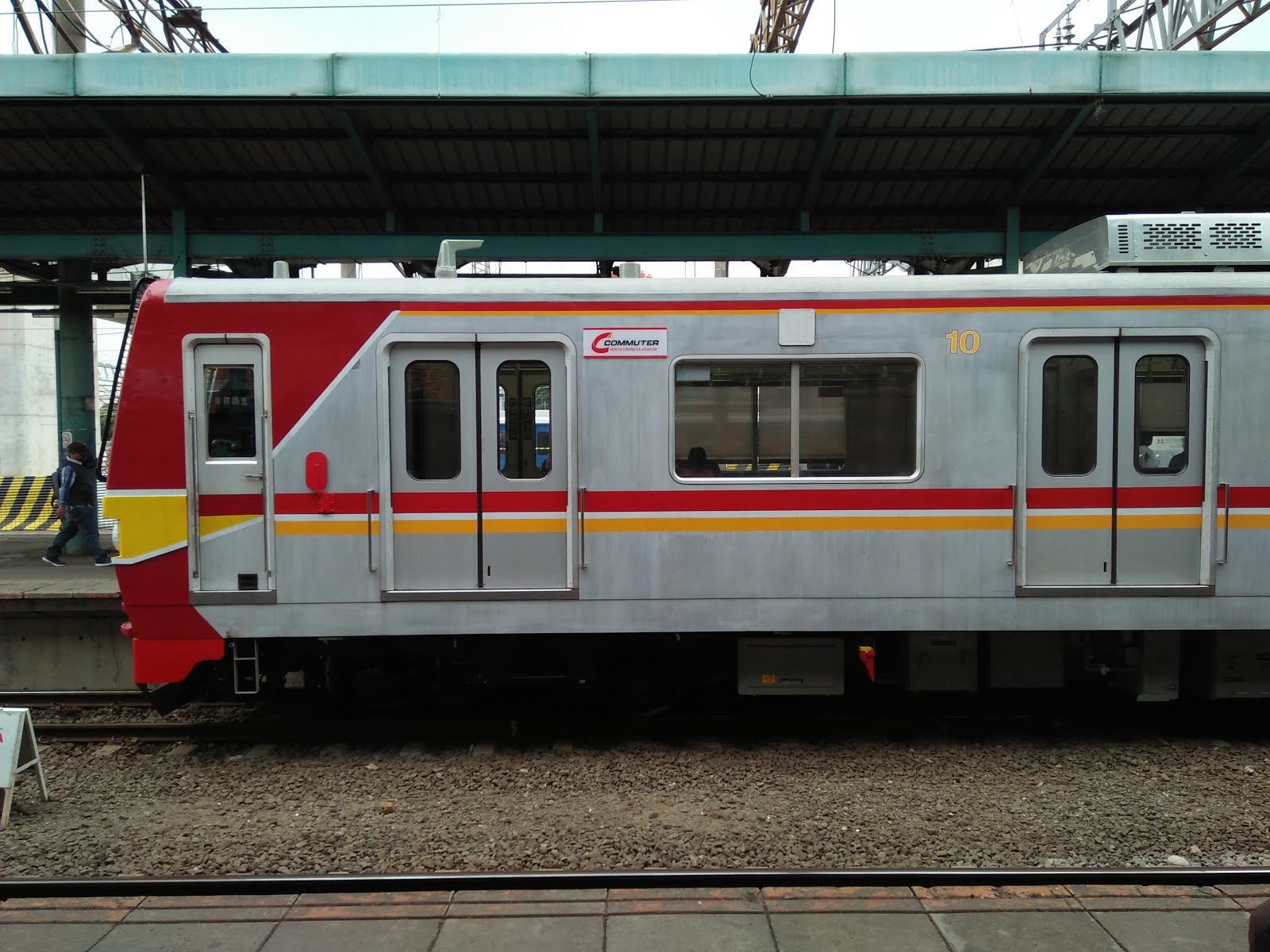 Sang Pembuka Impor 2018, KRL Seri 6000 Rangkaian 6122F Diujicobakan ...