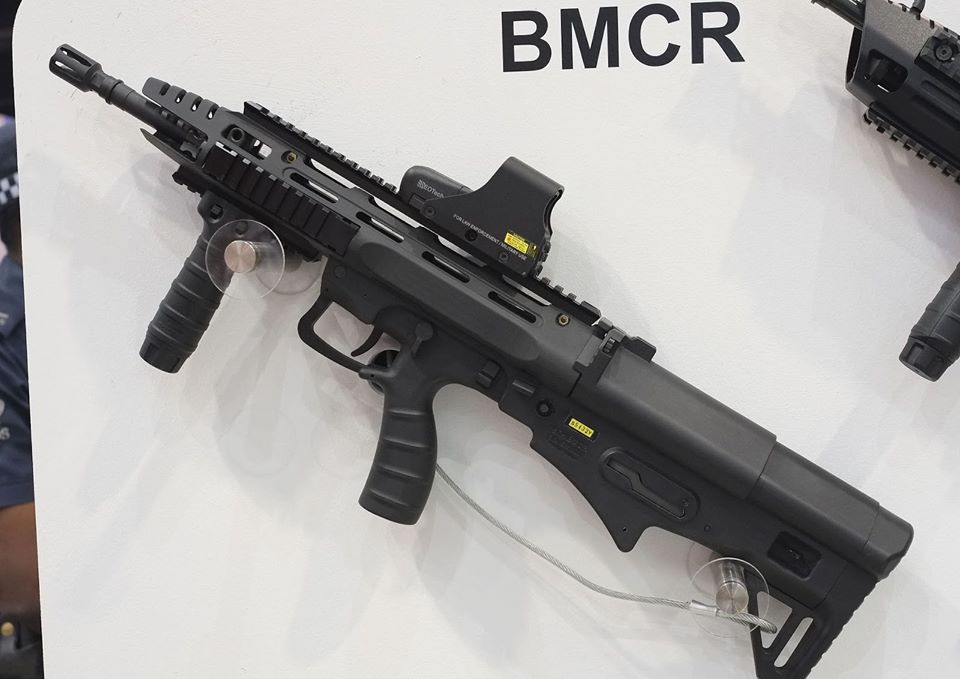 Senapan Serbu Bullpup Baru ST Kinetics BR18 - Radar Militer