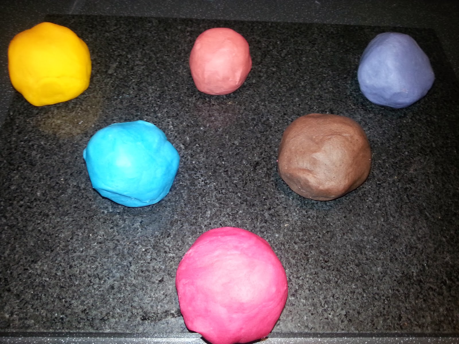 Light Blue Corner: HOMEMADE EDIBLE PLASTICINE./ PLASTILINA CASERA ...