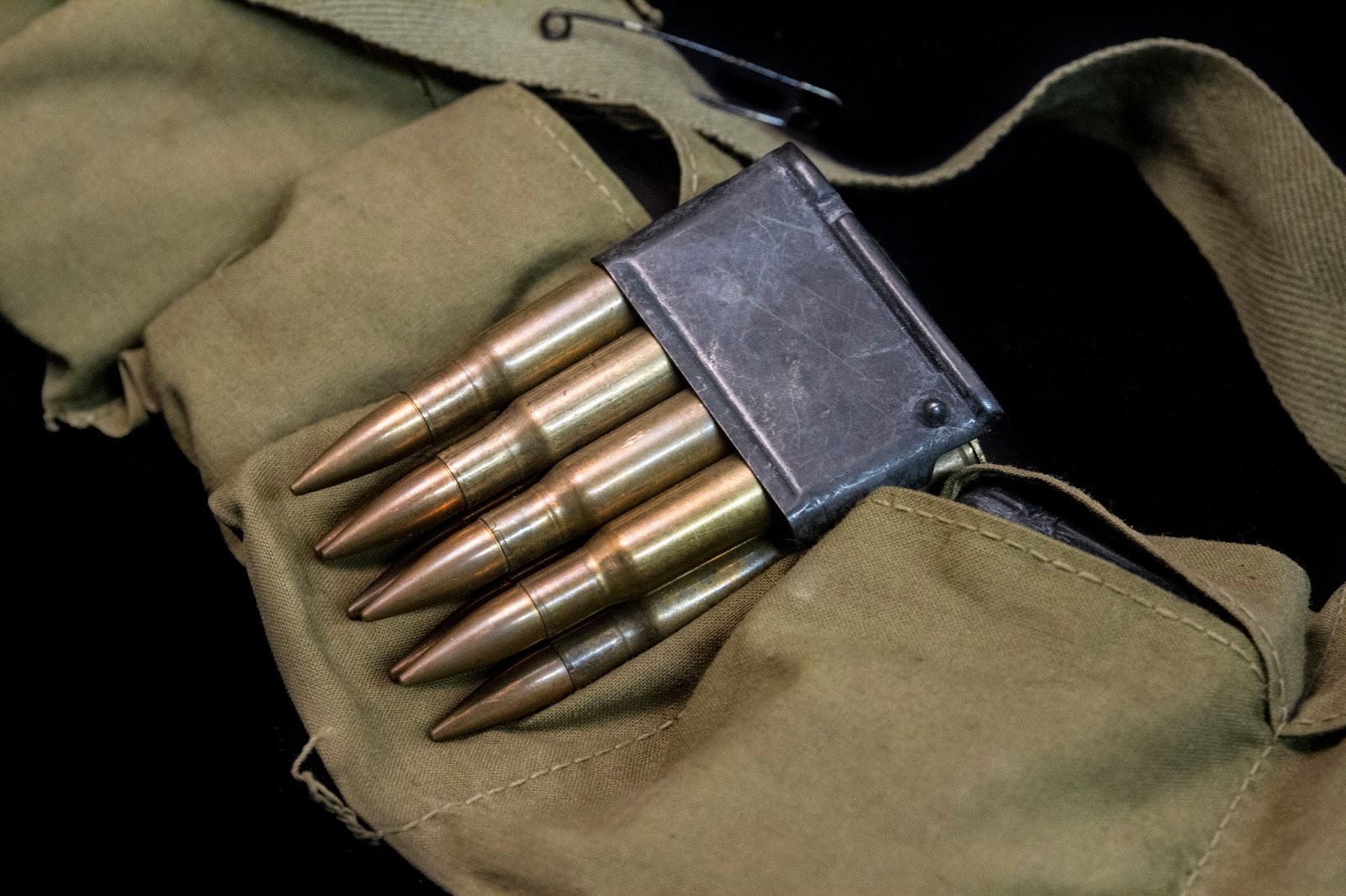 Militaria et WW2: US M1 Garand and Carbine Bandolier. Cotton.