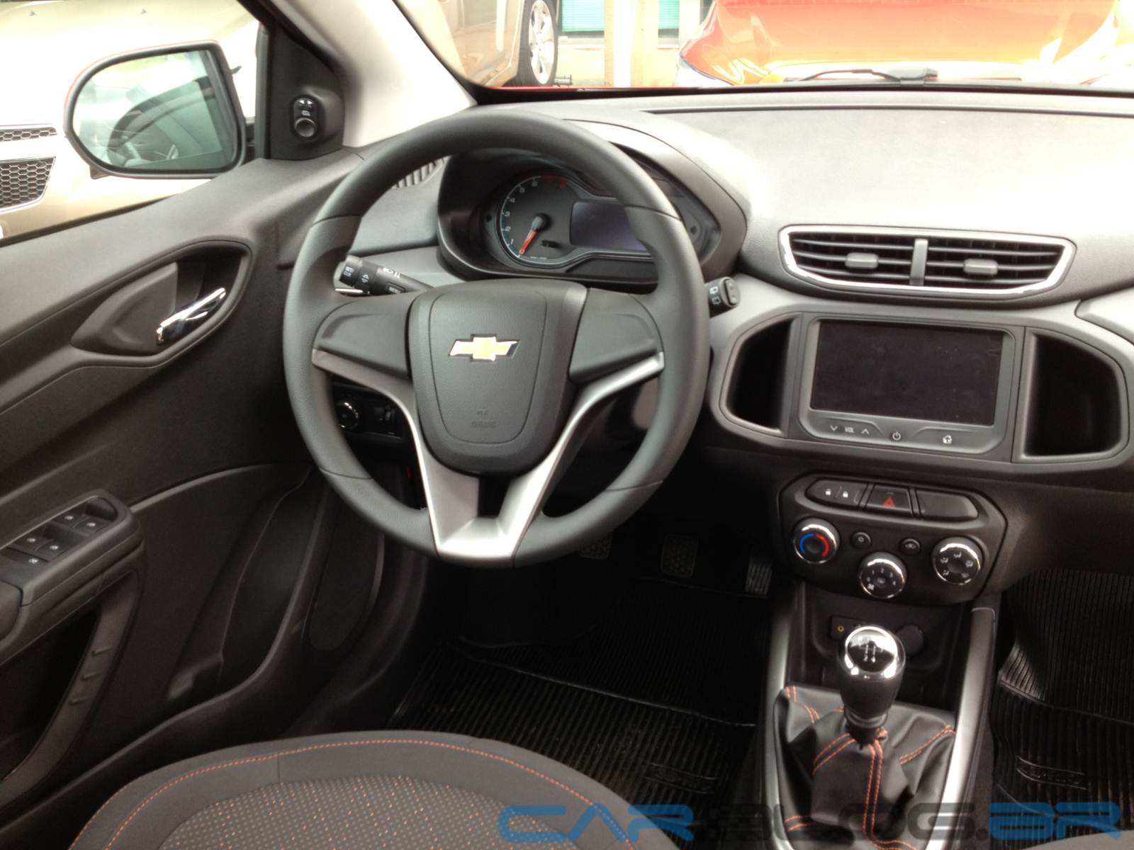 Chevrolet Onix LTZ 1.4: fotos, consumo, desempenho e ficha técnica