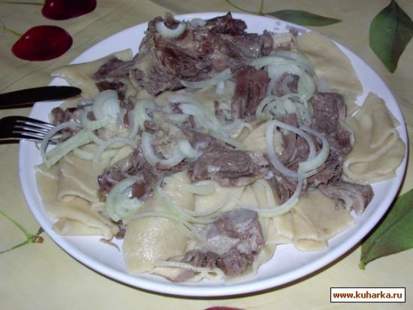 "Beschbarmak" ein Gericht aus Kasachstan