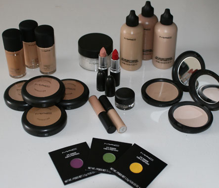 SHE FASHION CLUB: Mac Makeup Kits