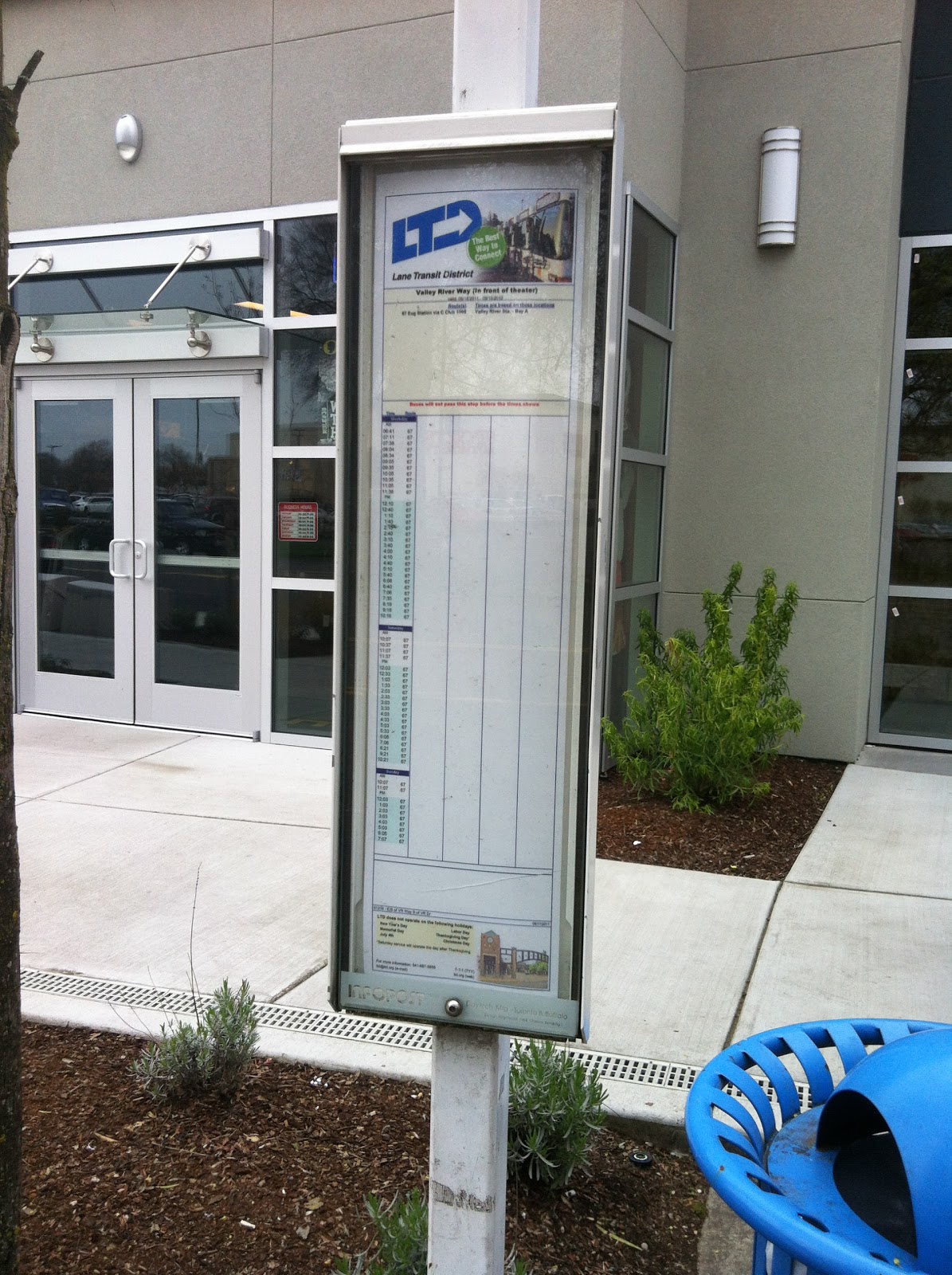 RANTINGS OF A FORMER TRIMET BUS DRIVER: Good Bus Stop Design - in Eugene