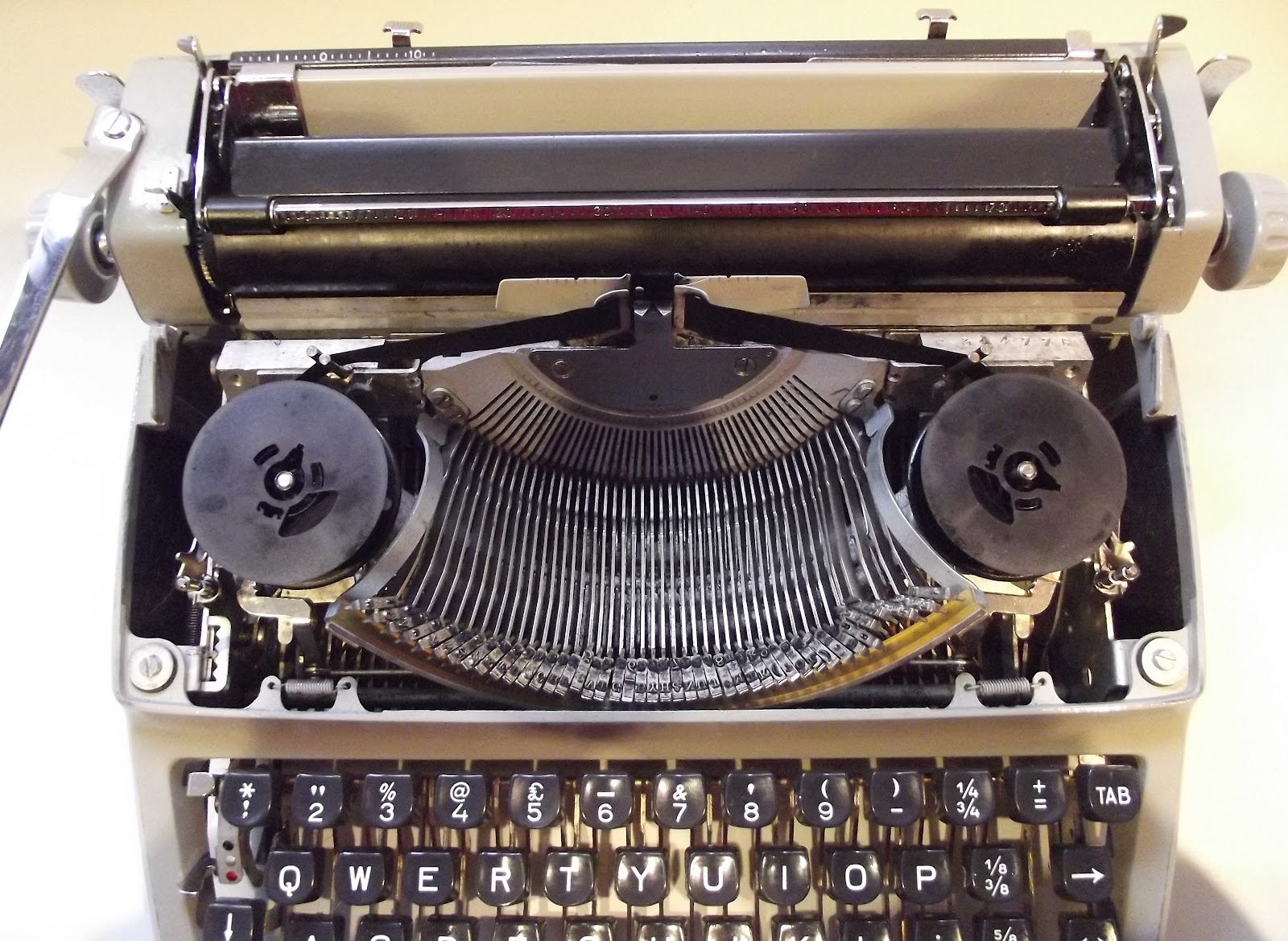 oz.Typewriter: Facit v Facit: The TP1 and TP2 Portable Typewriters