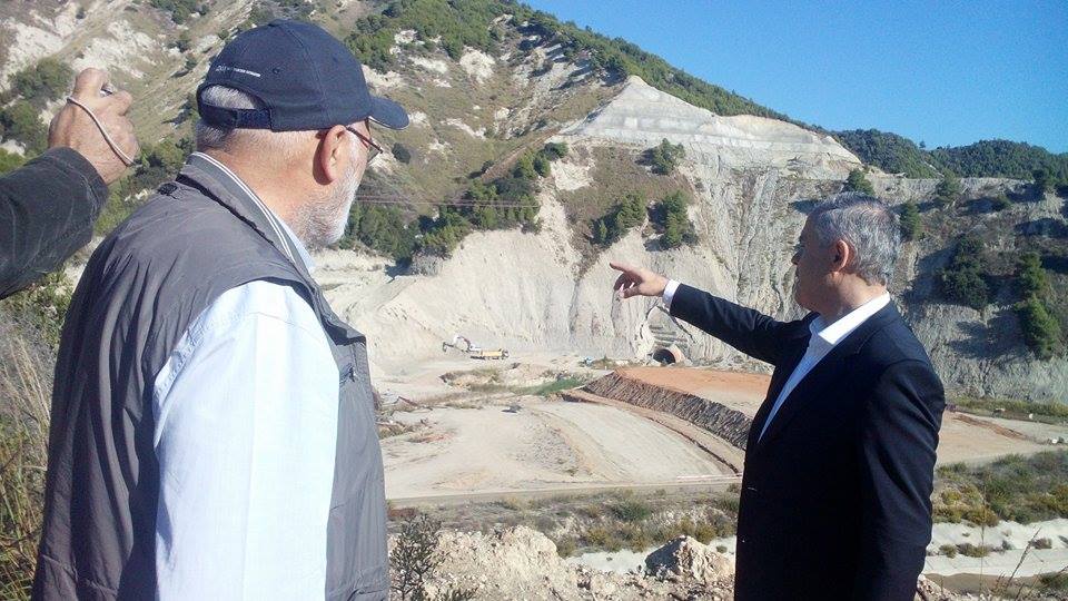 ORTHOLOGIKA: ΜΟΥΓΚΑ ΓΙΑ ΤΟ ΦΙΑΣΚΟ ΤΟΥ ΦΡΑΓΜΑΤΟΣ ΤΟΥ ΑΣΩΠΟΥ ΣΤΗΝ ΣΥΣΚΕΨΗ ...