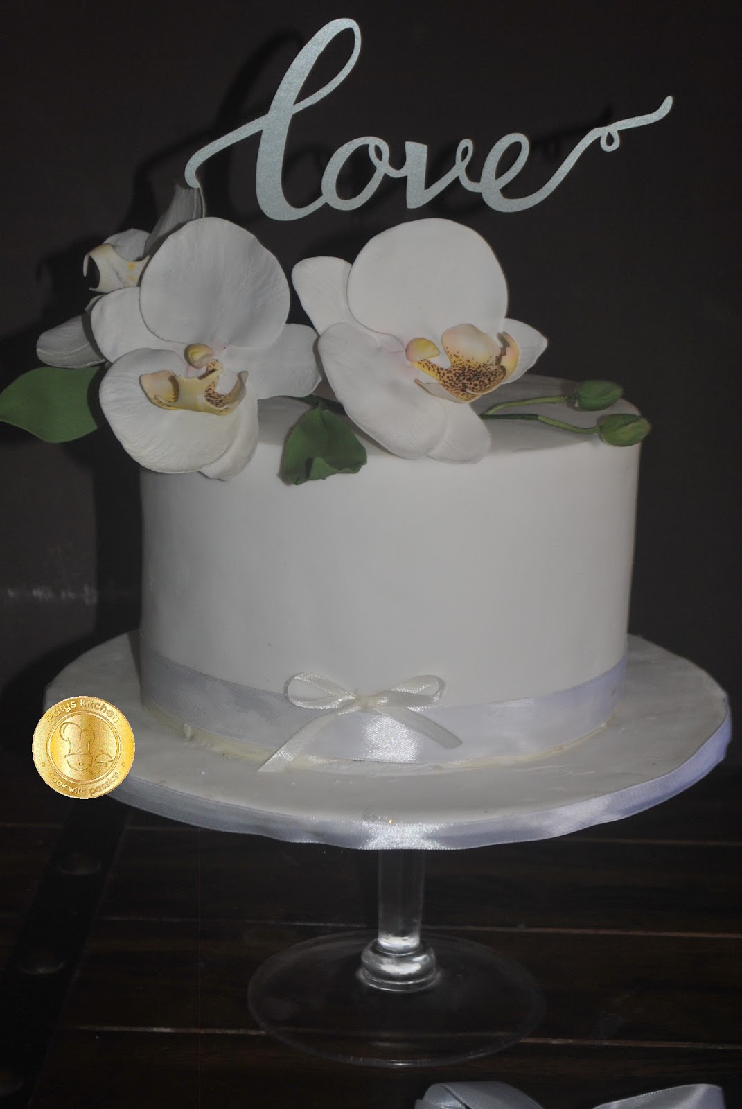 PATYSKITCHEN: ONE TIER WHITE WEDDING CAKE