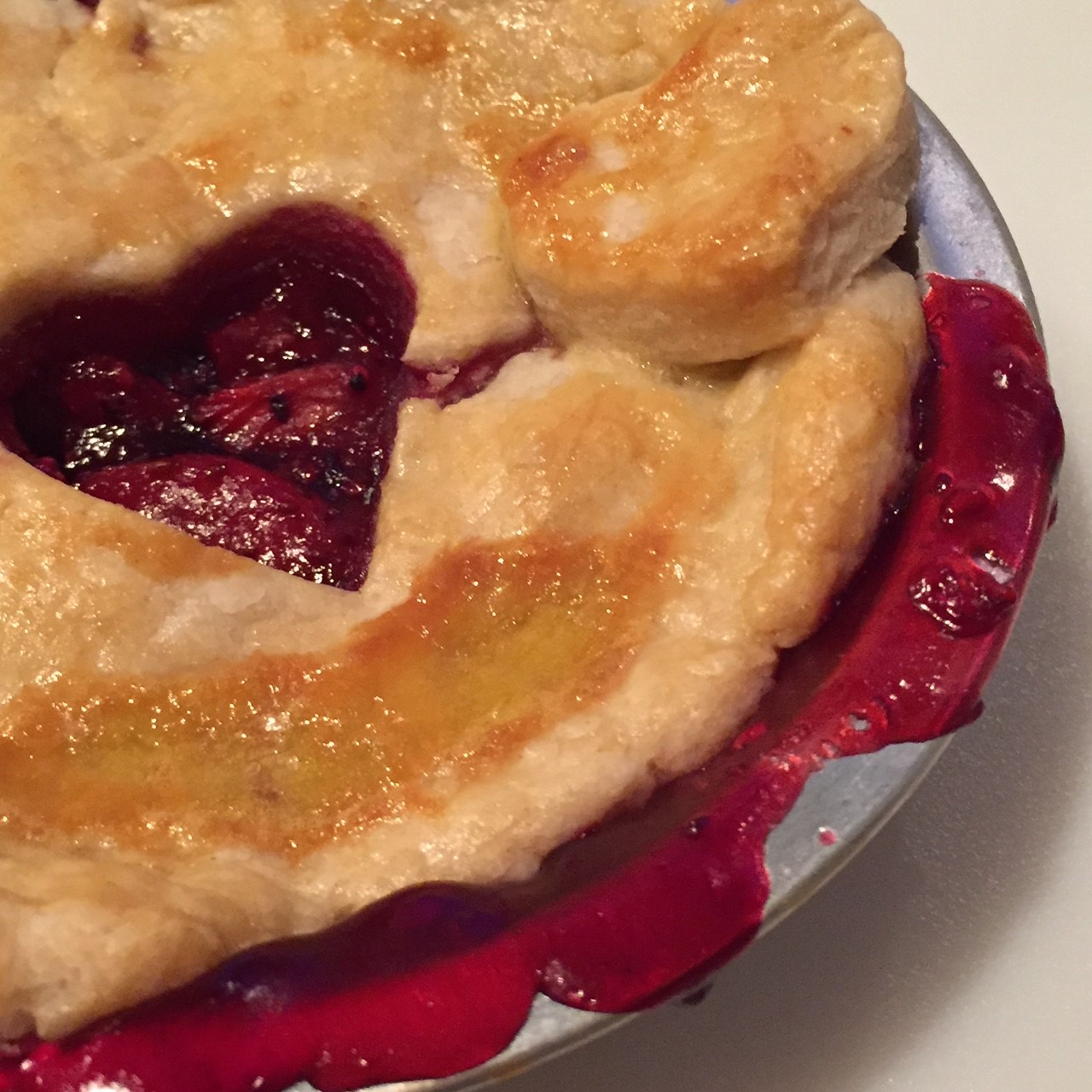 Polka-Dotty Place: Mixed Berry Personal Pies
