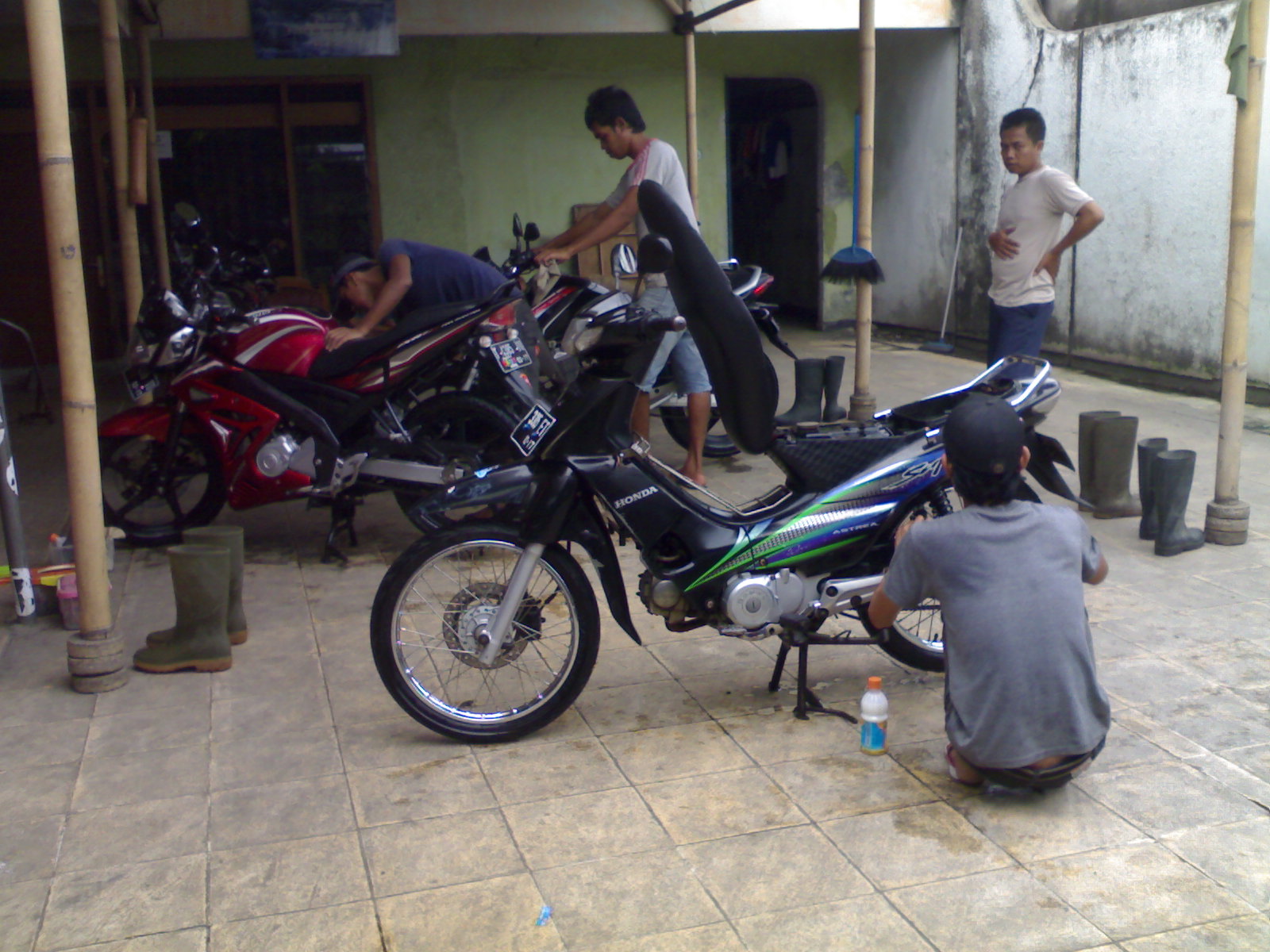 Jasa Cuci Motor - Djangkaru Bumi