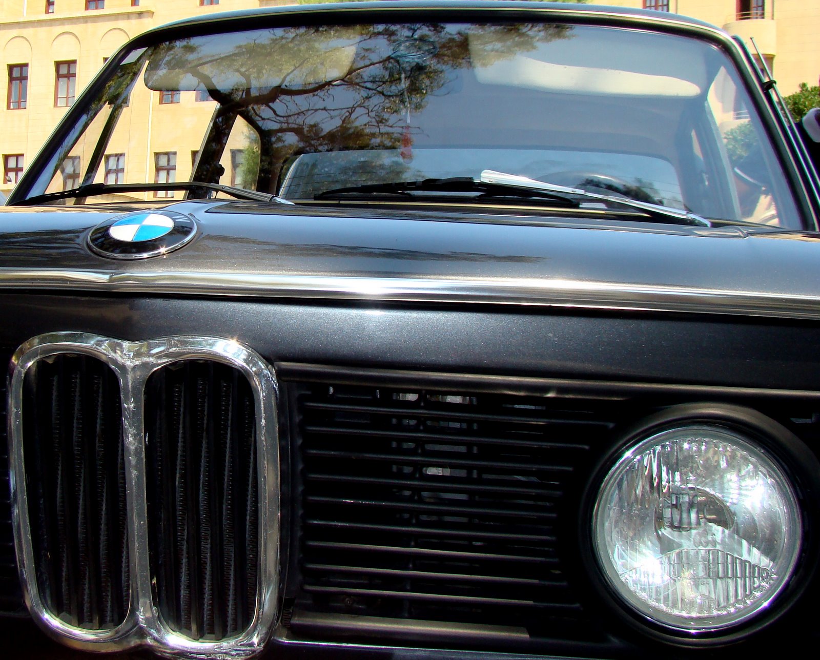 Ταξιδεύοντας με τον Σπούργιτα...: μια BMW από τα παλιά