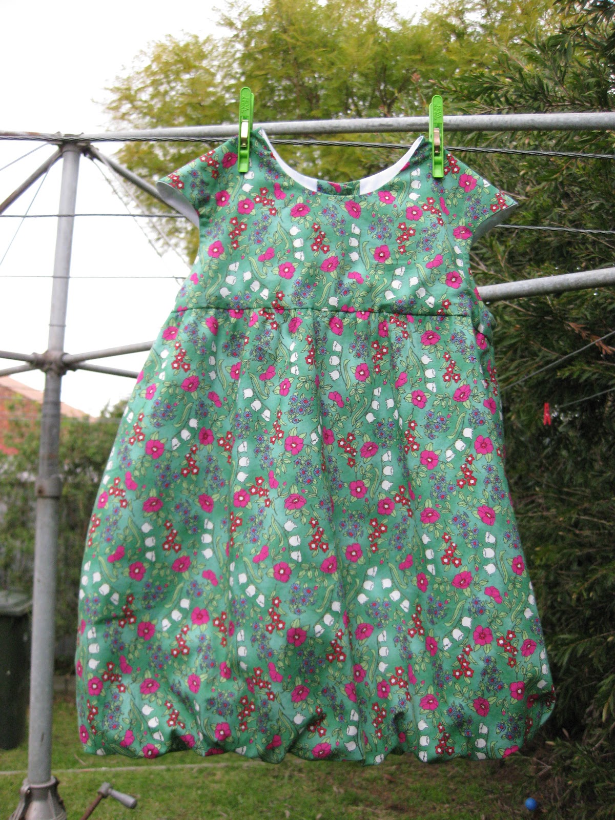 thirtynine: Bubble dresses