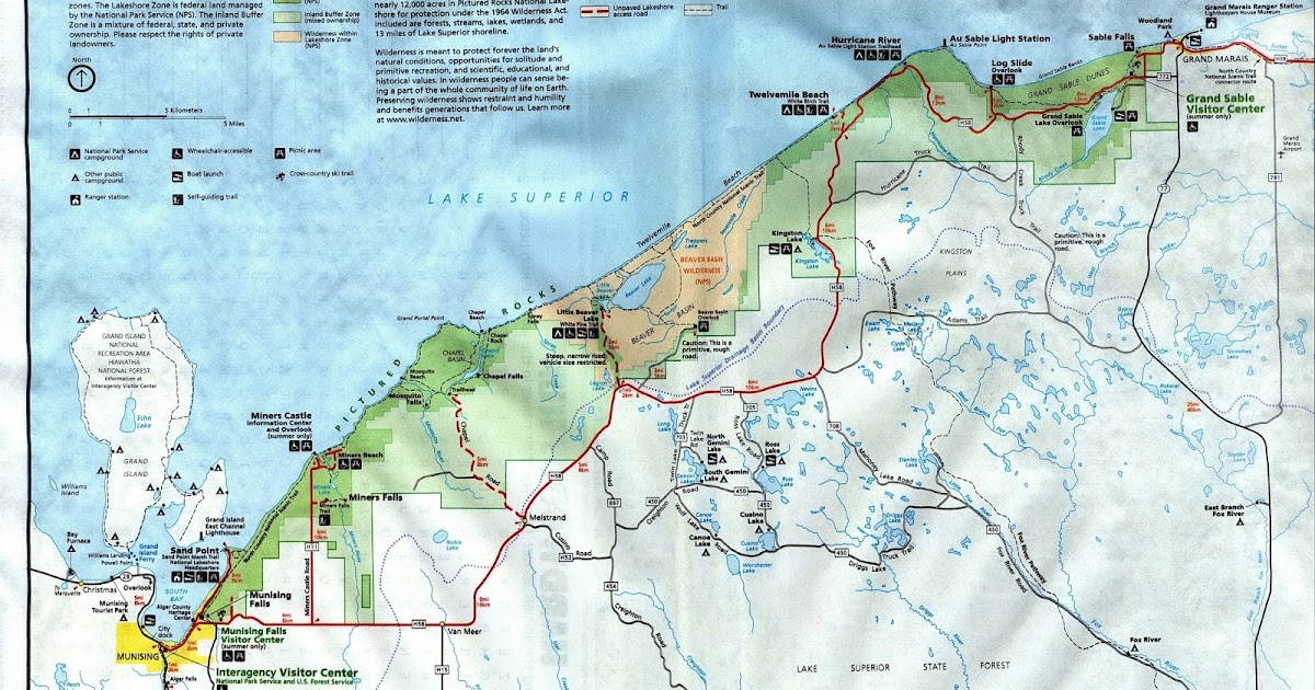 Focusing On Travel : Picturesque Pictured Rocks National Lakeshore