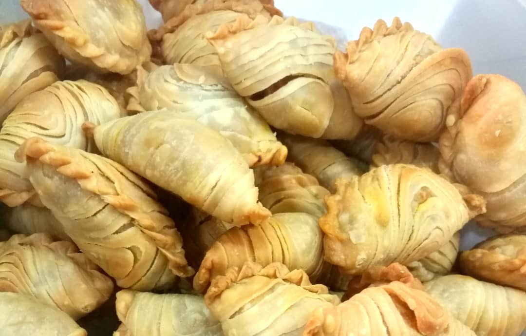 SALJUE : Kuih Muih Sejuk-Beku: Karipap Pusing Ayam