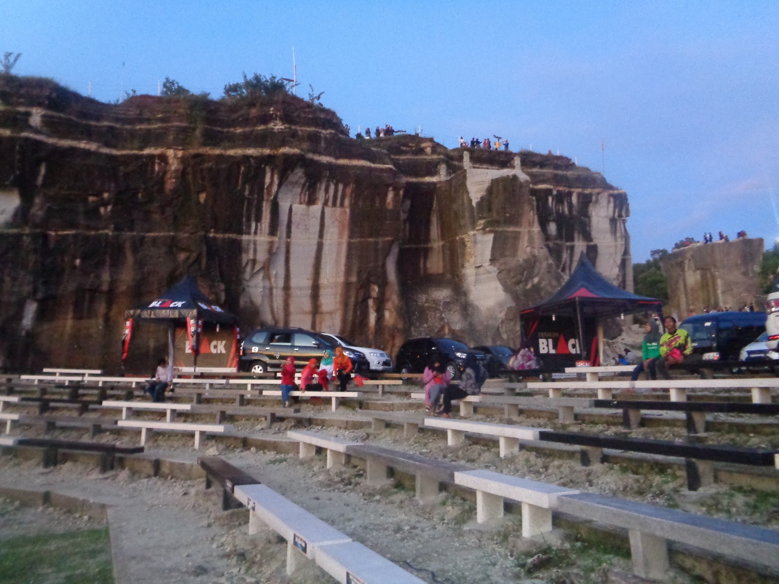 WISATA UNIK DI YOGYAKARTA : BUKIT BREKSI, WISATA MURAH JOGJA : TEBING ...