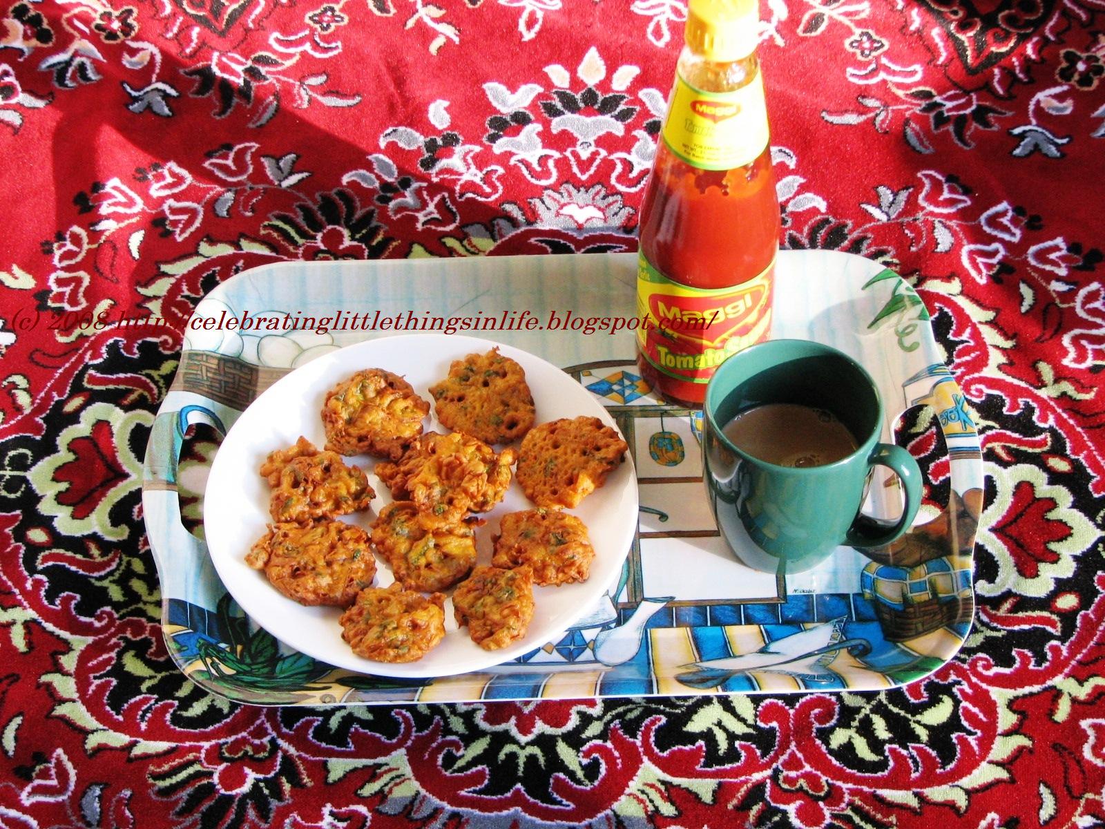 Celebrating Little Things In Life: Onion Bhaji / Kanda Bhajiya / Pyaz ...