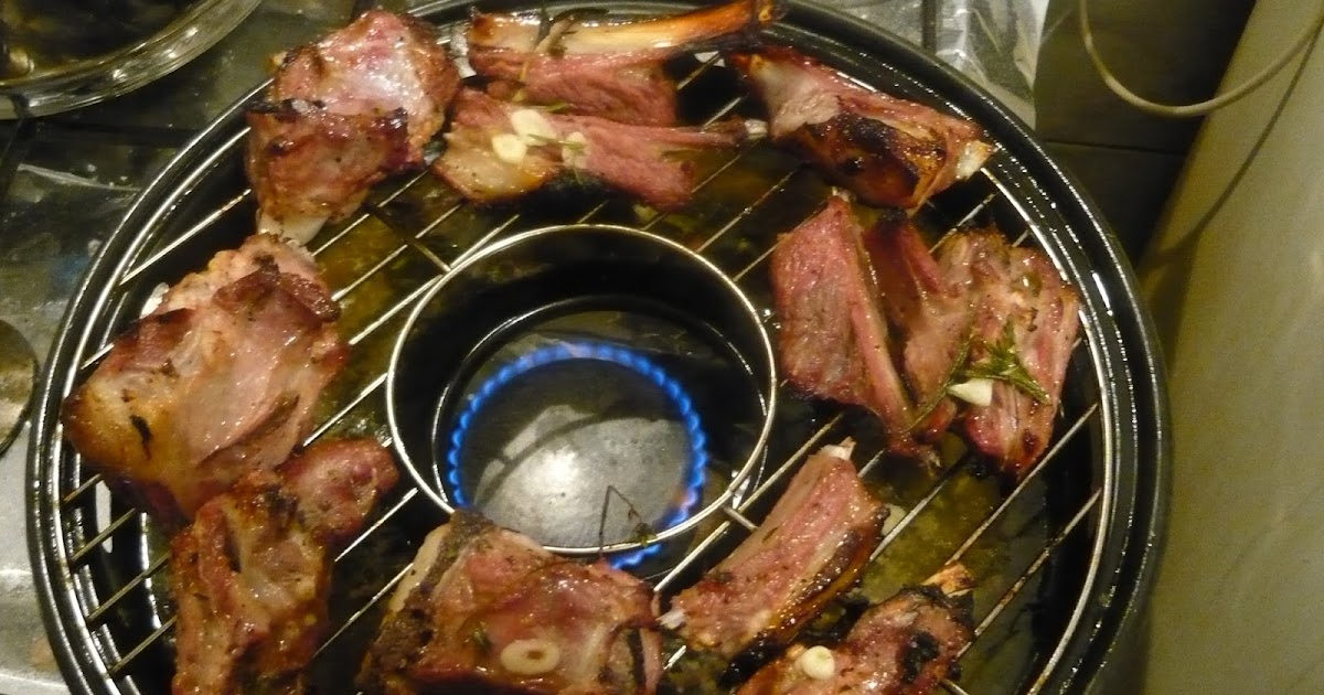 Mancare si ... vin pentru prieteni: coaste de berbecut la gratar