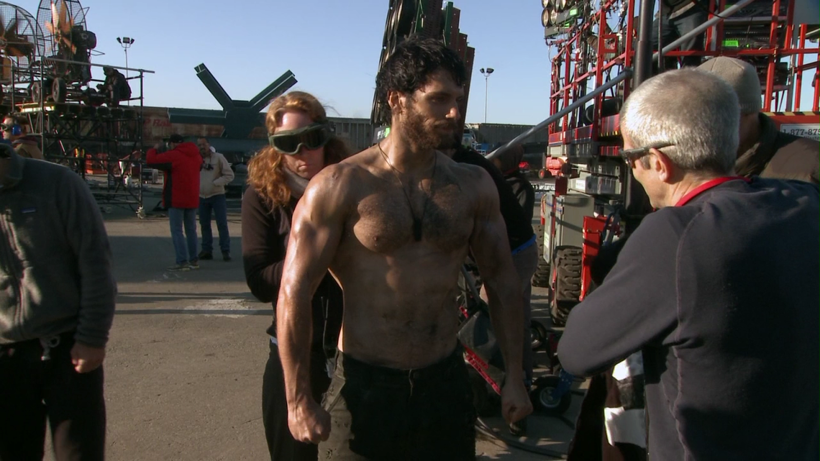 Henry Cavill News: 'Man of Steel' Out Today: Super-Buff Henry Cavill In ...