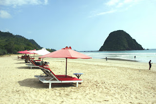 INDO EXPLORERS: RED ISLAND BEACH
