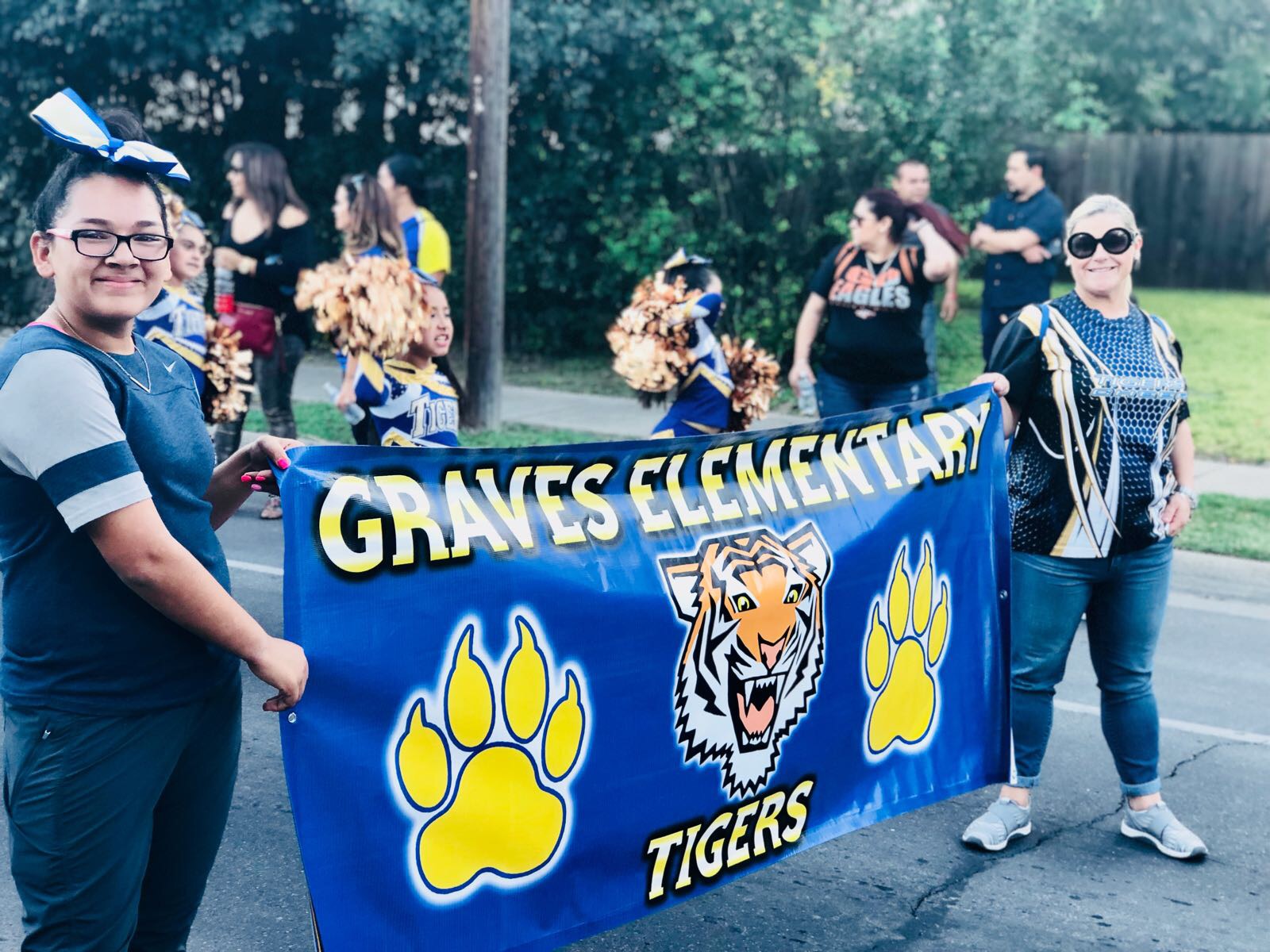 Eagle Pass ISD - iVision: Tigers Represent at EPHS Homecoming Parade