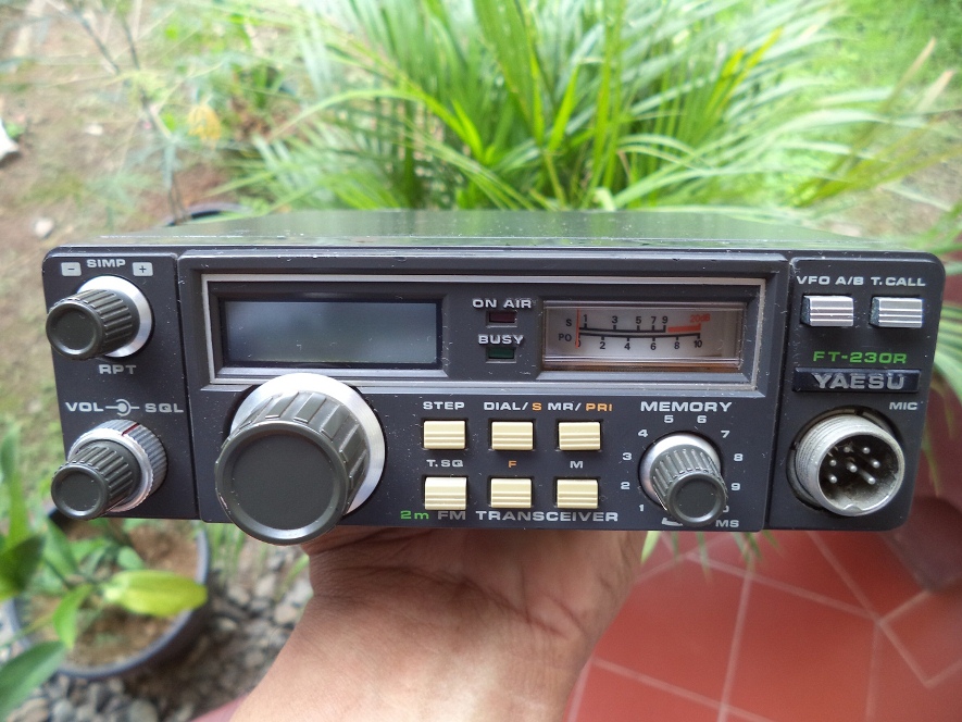 MEDAN RADIO: Yaesu FT-230R (terjual)