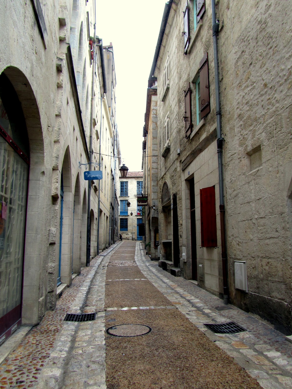 Katie in Bordeaux!: Périgueux!