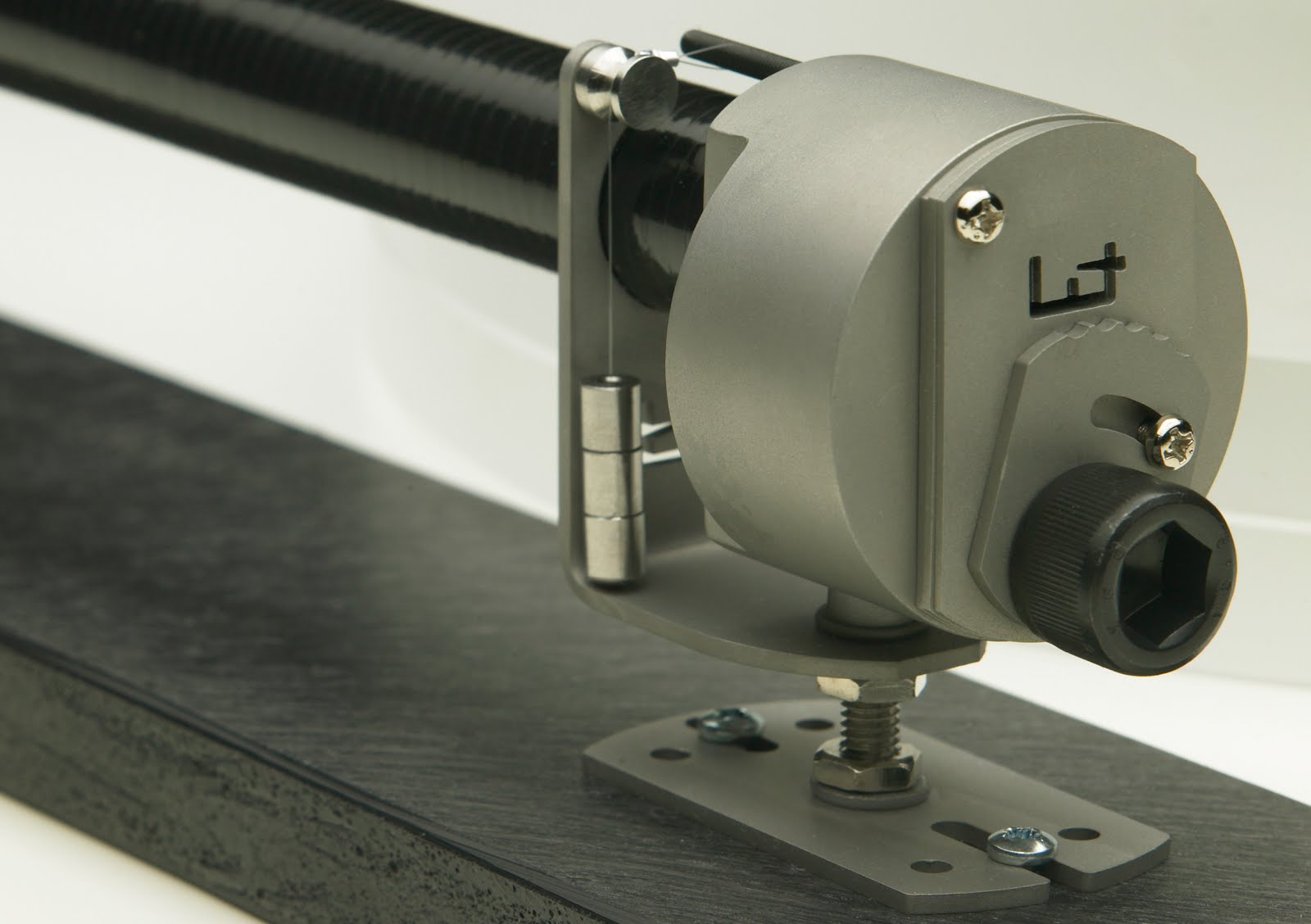 THE WAND UNIPIVOT TONEARM – M & S | Ultimate High-Fidelity