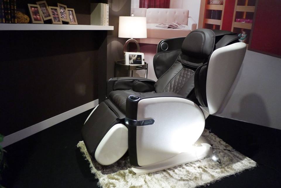 The Beauty Junkie - ranechin.com: New! OSIM uLove Massage Chair