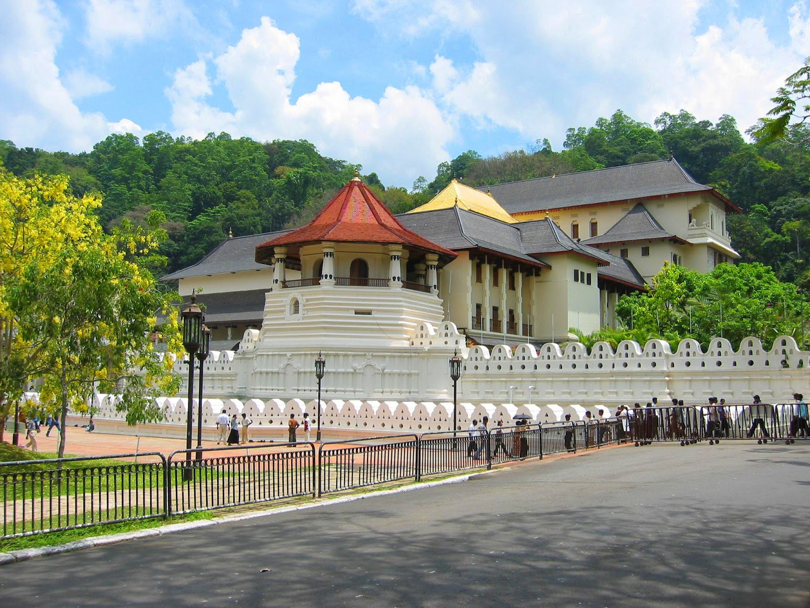 Vacation in the Beautiful Kandy City | Beauteous Sri Lanka