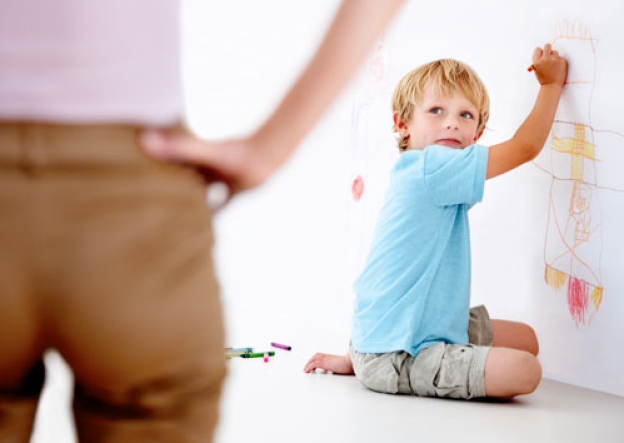 Anak Conteng Dinding? Ini Cara Nak Hilangkan Kesan Contengan - Story of ...