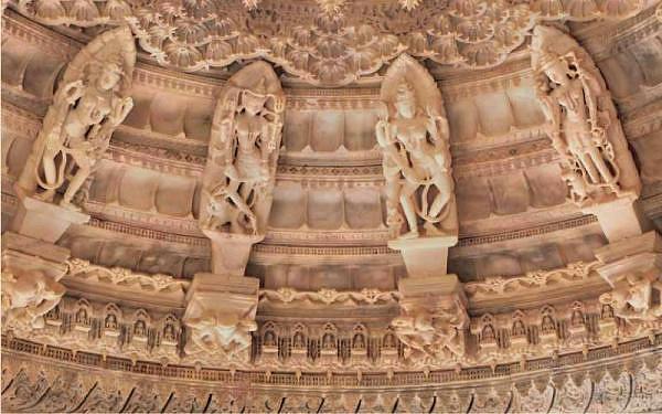 India Tours: India Travel -Rajasthan Tourism Place, Luna Vashi Temple