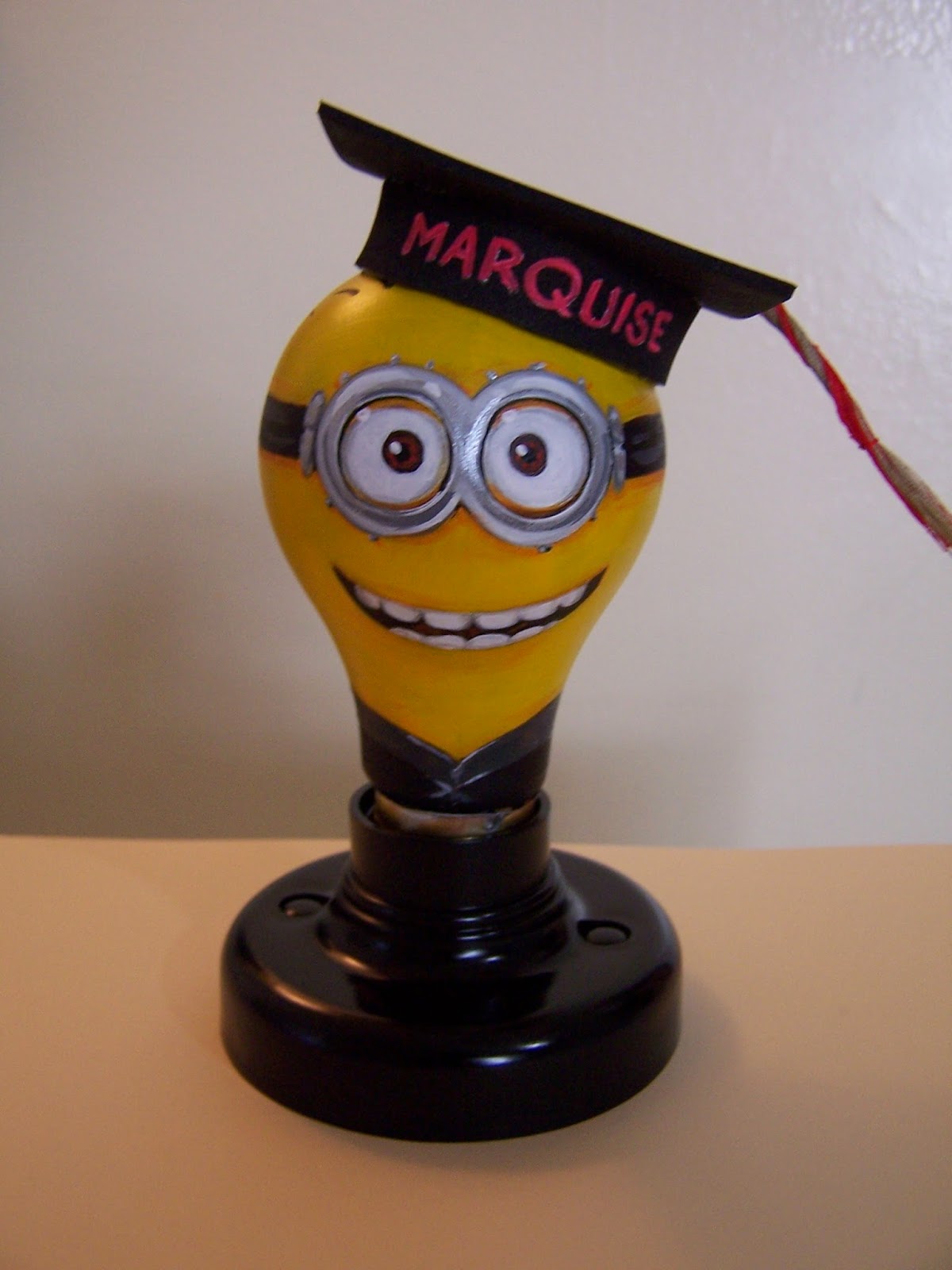 THE LIGHT BULB ART OF CHRIS MASON: MINION #3 - The Graduate!
