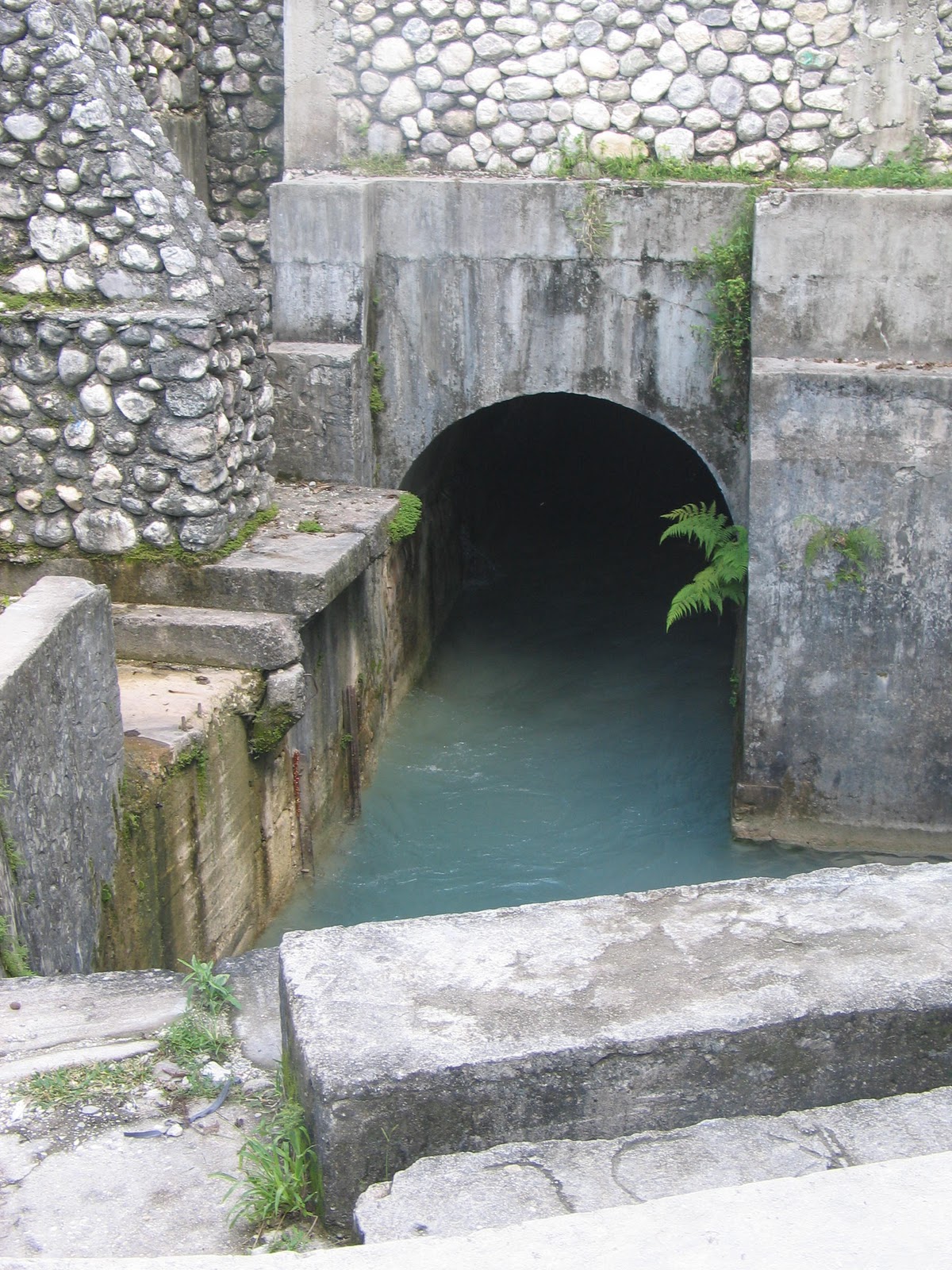 Vivre en Haïti au quotidien: Promenade vers Camp Perrin, Haiti