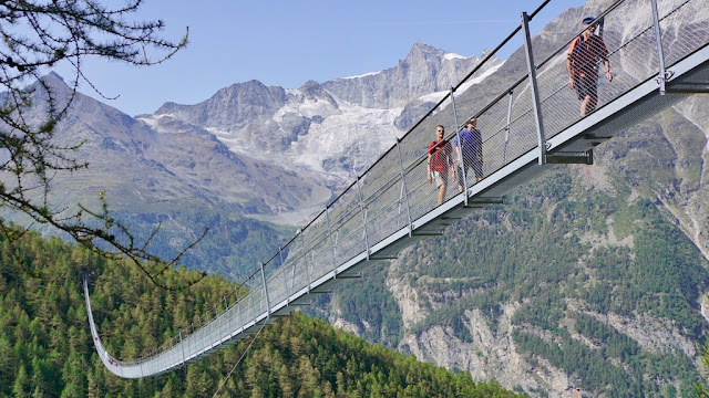 Images en ballade : Le plus long pont suspendu du monde est à Randa