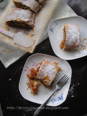 Pineapple Strudel 凤梨果餡卷