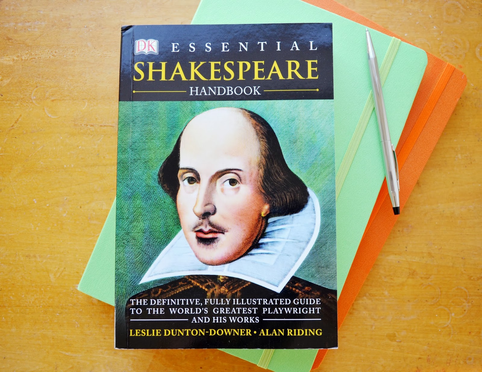Woman in Real Life: Gifts for Her: DK ESSENTIAL SHAKESPEARE HANDBOOK