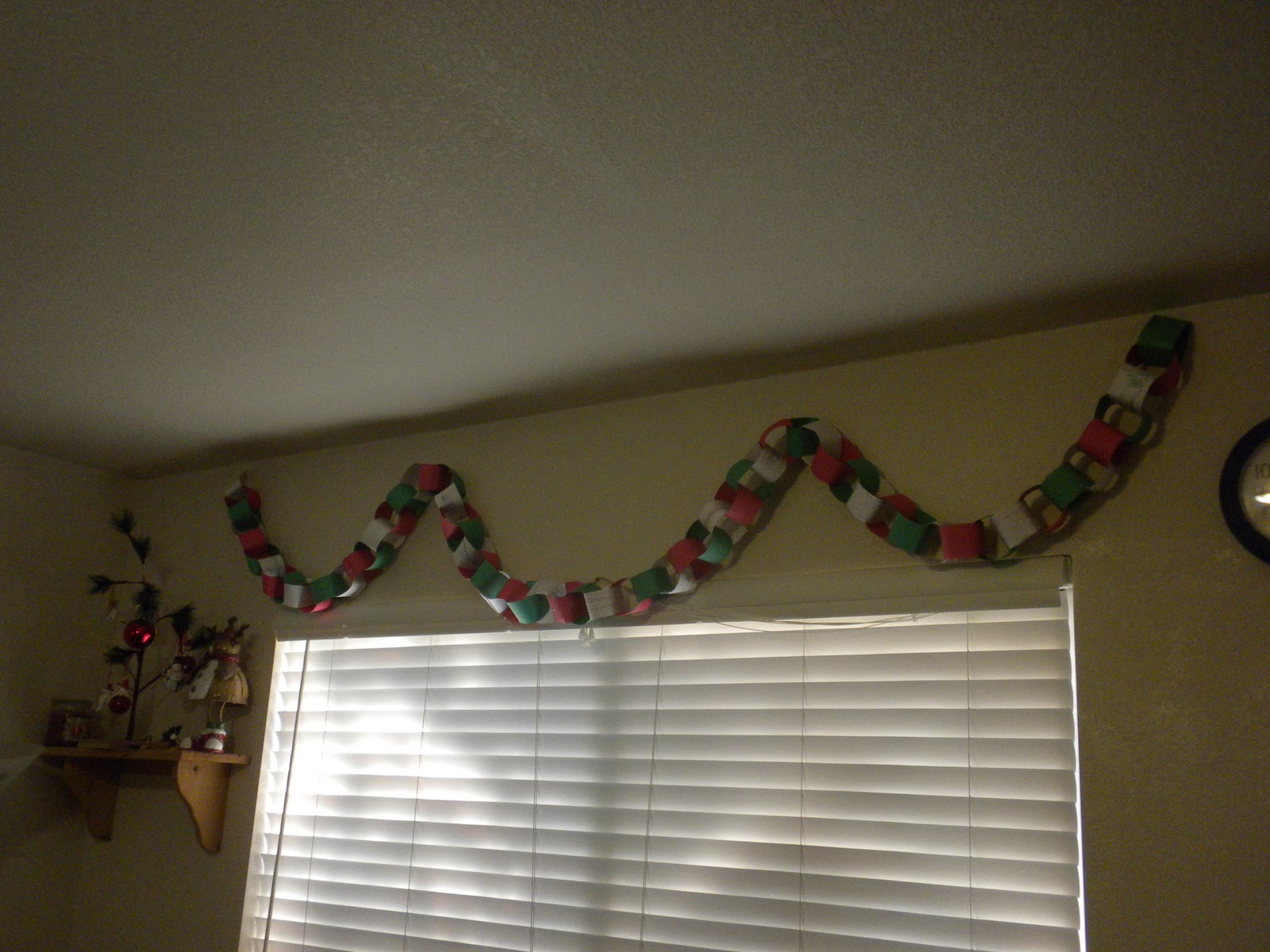 The Inspired Family Experience: Paper Chain Garland